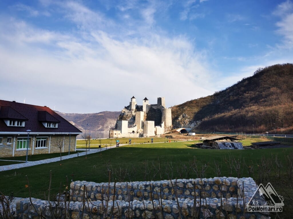 Cetatea Golubac, Serbia - DoiHoinari